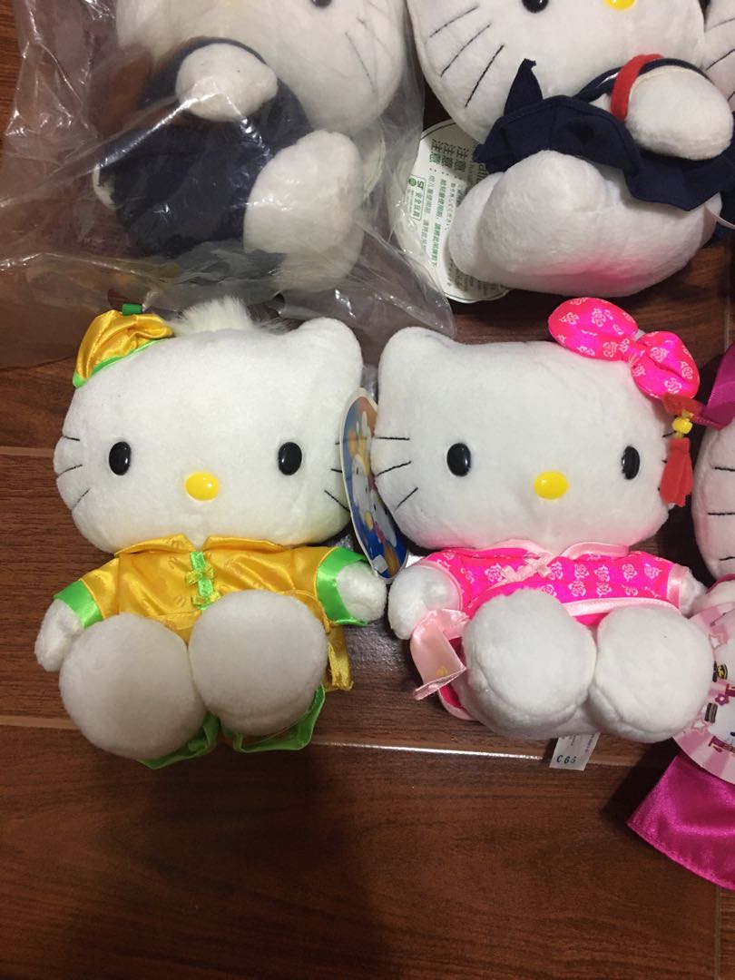 Hello kitty chinese couple, Hobbies & Toys, Toys & Games on Carousell