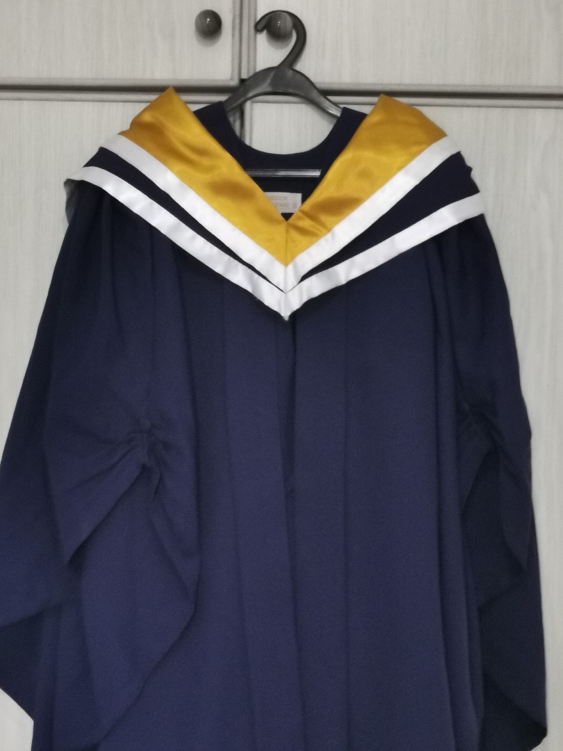 NTU Engineering Graduation Gown Size S Grad Gown, Women's Fashion ...