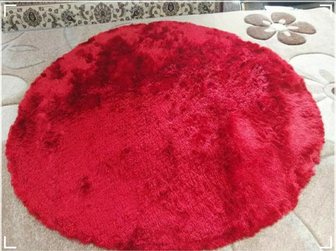 Round carpet/5 feet diameter, Furniture & Home Living, Home Decor ...
