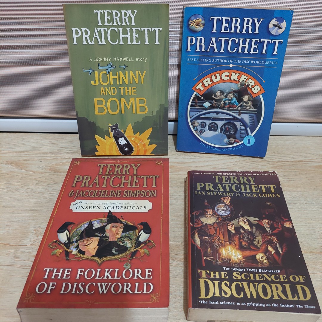 SET Terry Pratchett Books Science Foklore of Discworld Bromeliad ...