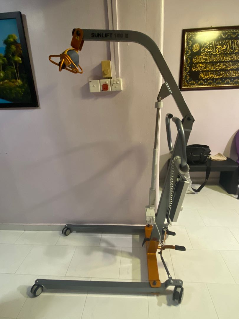 Sunlift 150 E Electric hoisting bedridden patients, Health & Nutrition ...