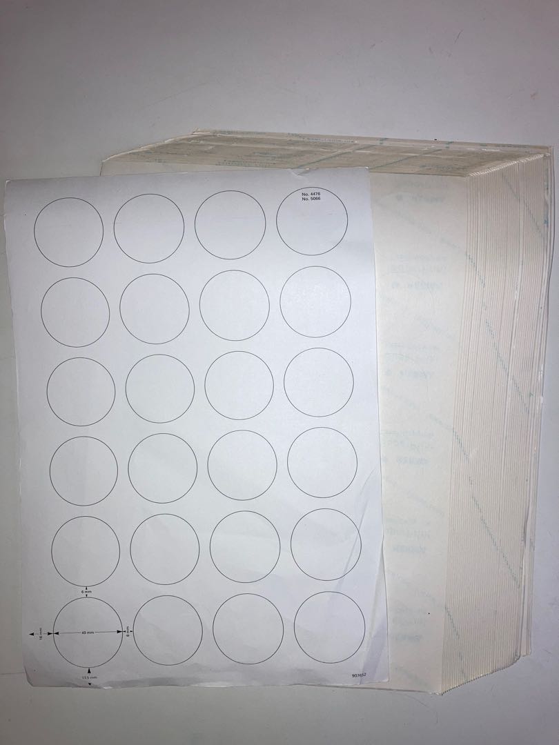 4 cm round stickers (A4 paper size ) 白色圓形貼紙, 興趣及遊戲, 書本 & 文具, 雜誌及其他 ...