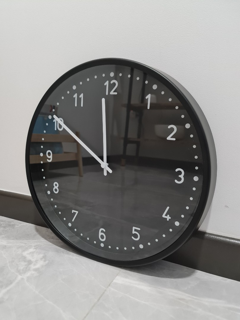 Bondis Wall Clock, Furniture & Home Living, Home Decor, Clocks on Carousell