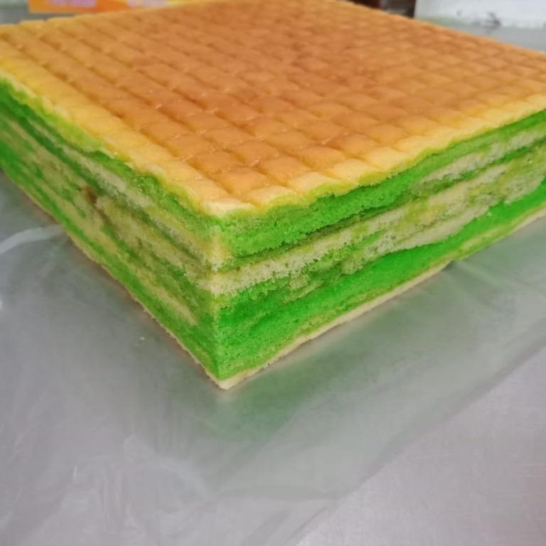 Kueh Lapis Layer Cake From Alya Bakery Batam Food And Drinks Homemade Bakes On Carousell