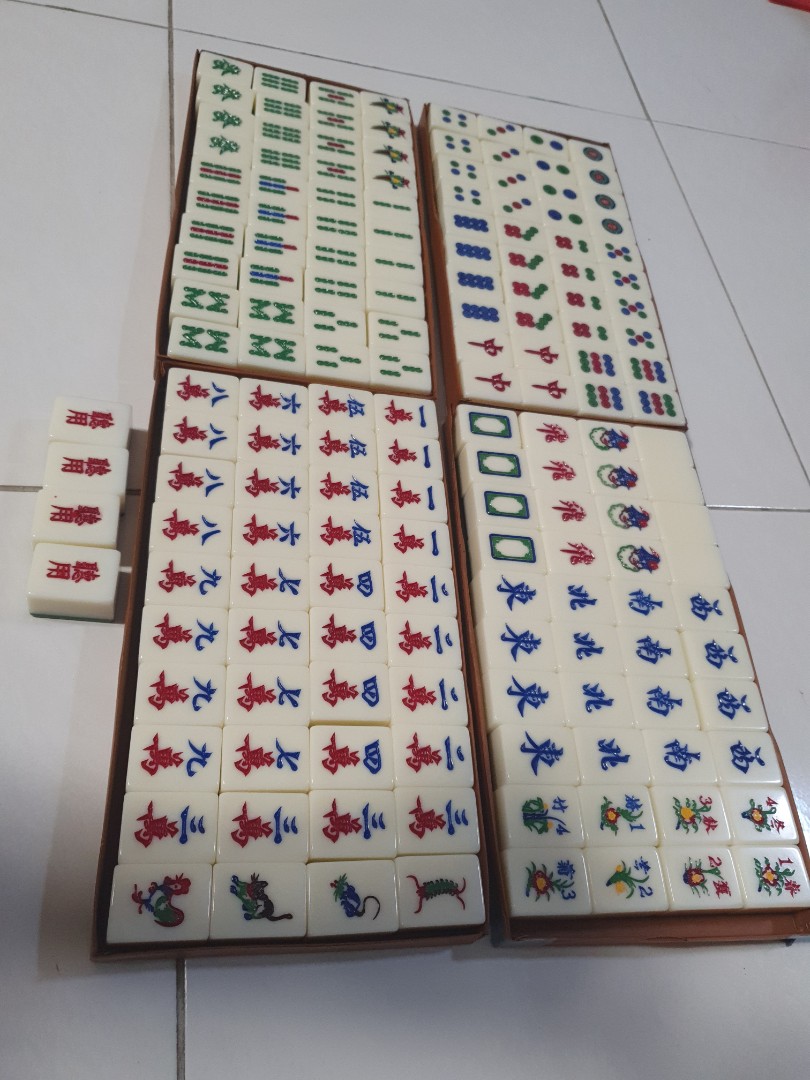 Used Mahjong Set, Hobbies & Toys, Toys & Games on Carousell