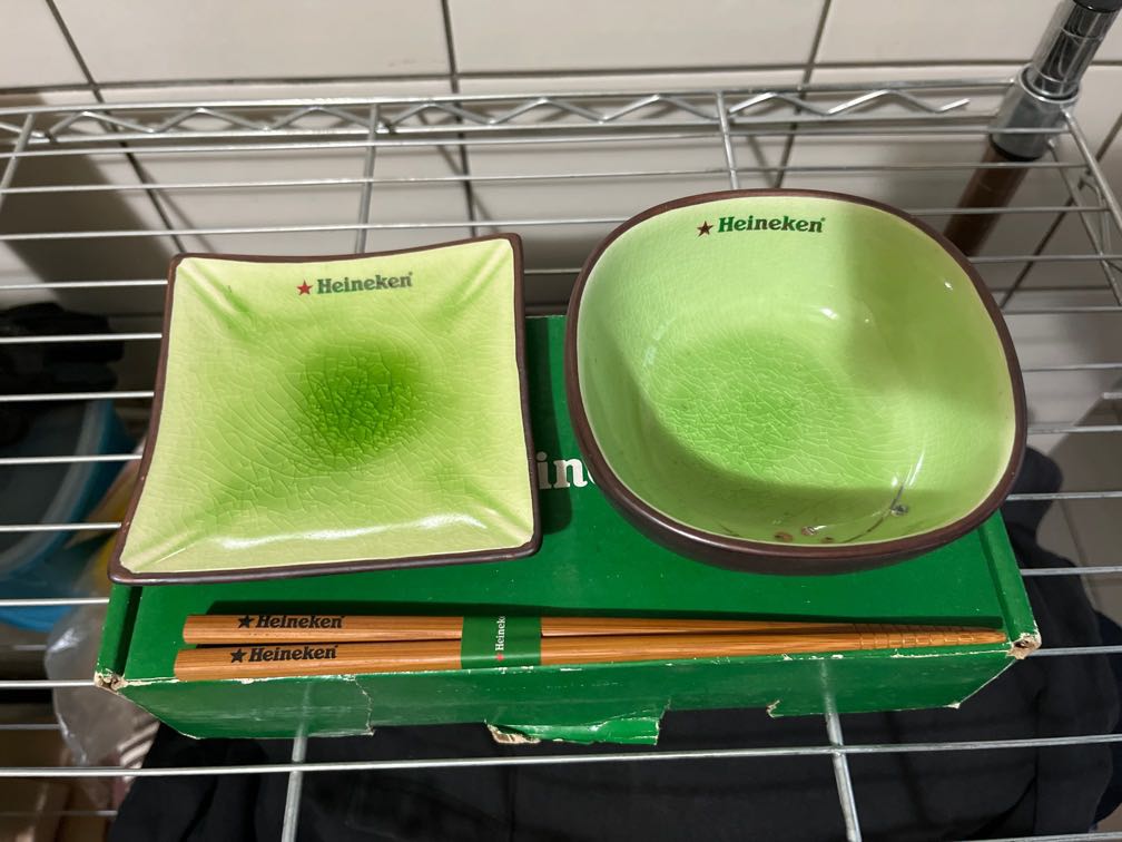 Heineken 海尼根 餐具 組, 家具及居家用品, 廚具和餐具, 茶具配件在旋轉拍賣