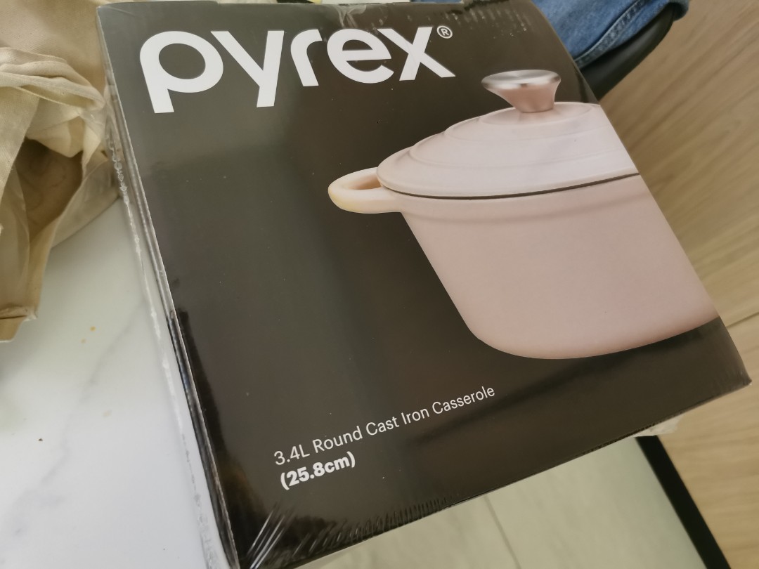 PYREX IRON CAST POT 3.4L, Furniture & Home Living, Kitchenware ...