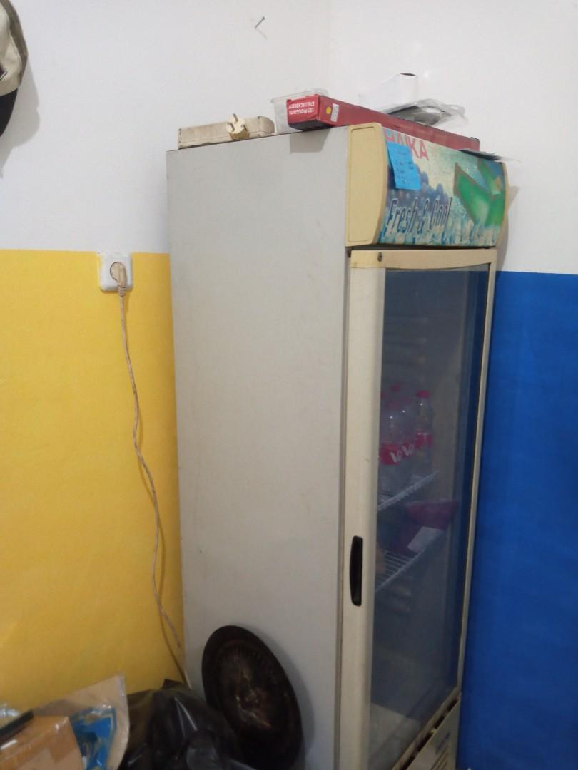 Show Case / Kulkas Toko Haika, Kitchen & Appliances di Carousell