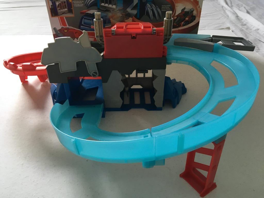 Transformers Rescue Bots Flip Racers Chomp and Chase Raceway Playset ...