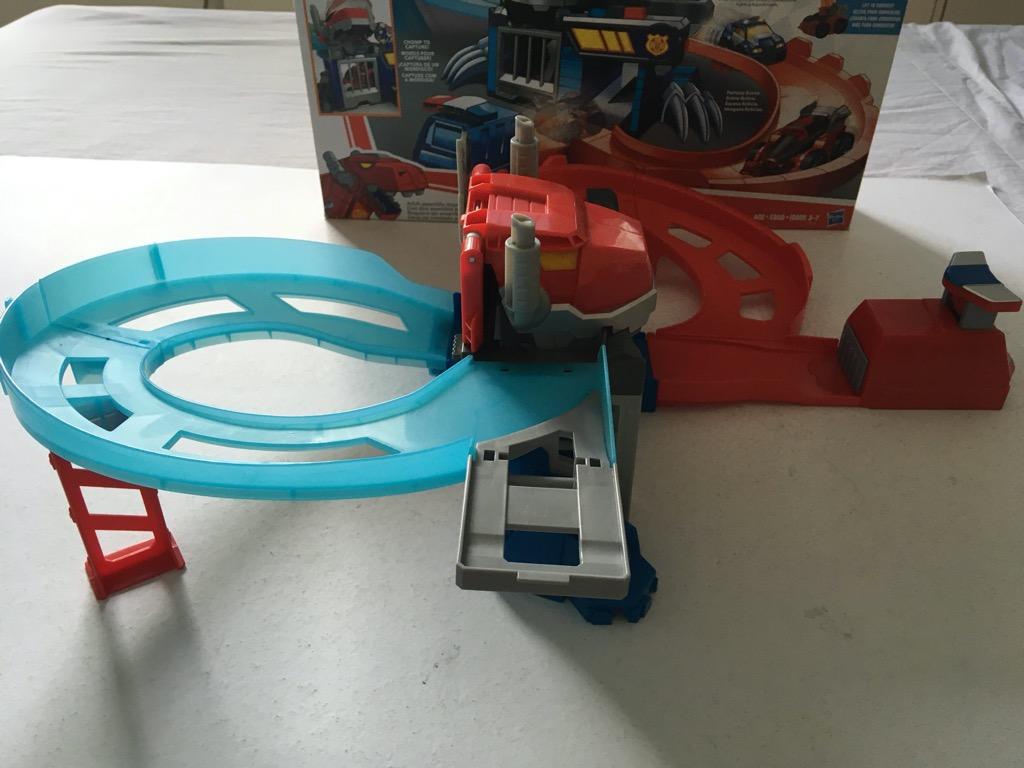 Transformers Rescue Bots Flip Racers Chomp and Chase Raceway Playset ...