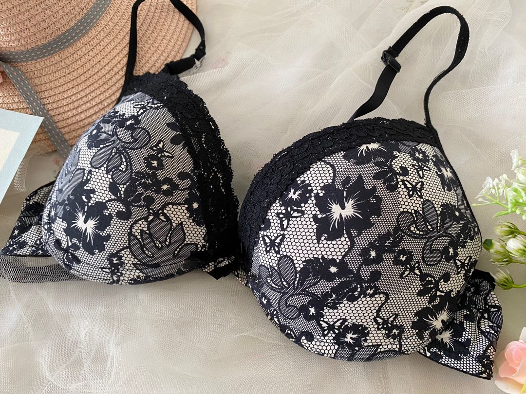 Branded bra 36C, Women's Fashion, Undergarments & Loungewear on Carousell