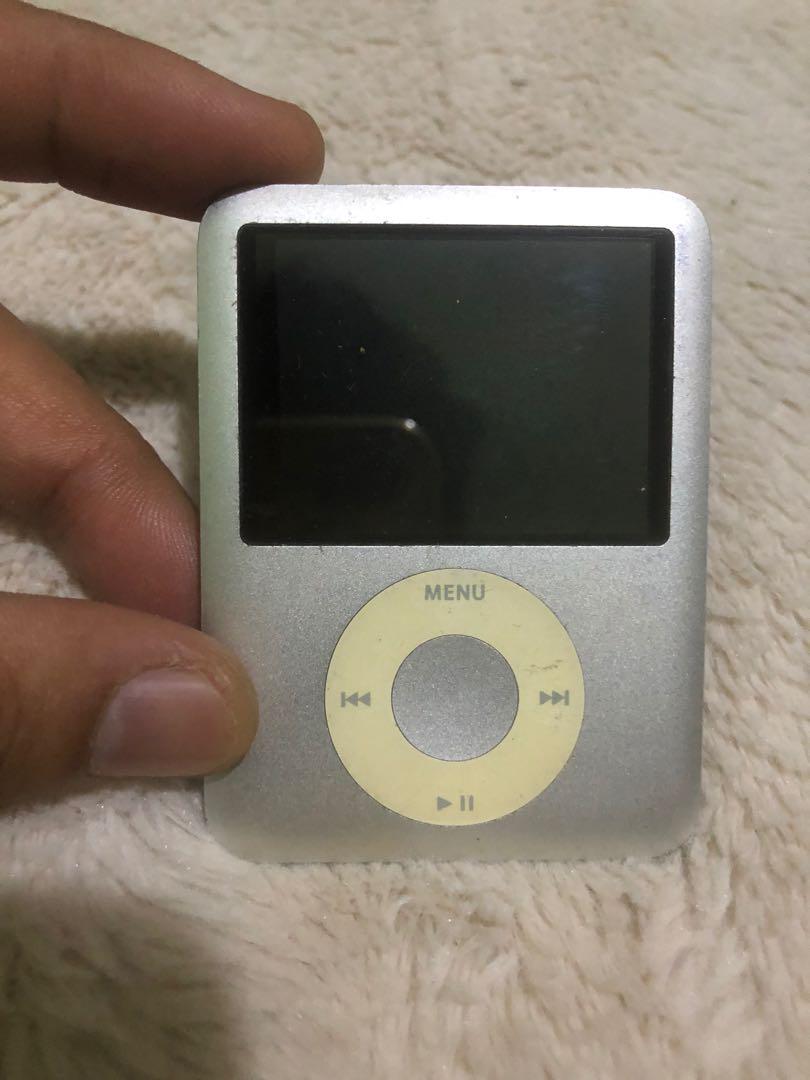 Defective ipod nano no power broken screen, Audio, Portable Audio ...
