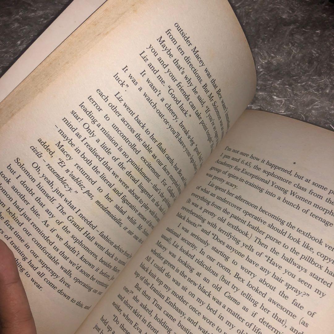 GALLAGHER GIRLS I'd tell you i love you, but then i'd have to kill you ...