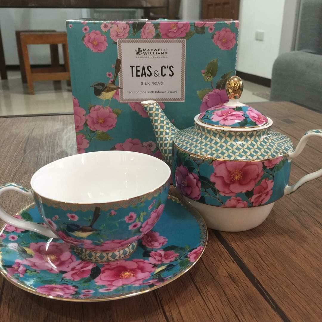 Maxwell Williams tea for 1, Furniture & Home Living, Kitchenware ...