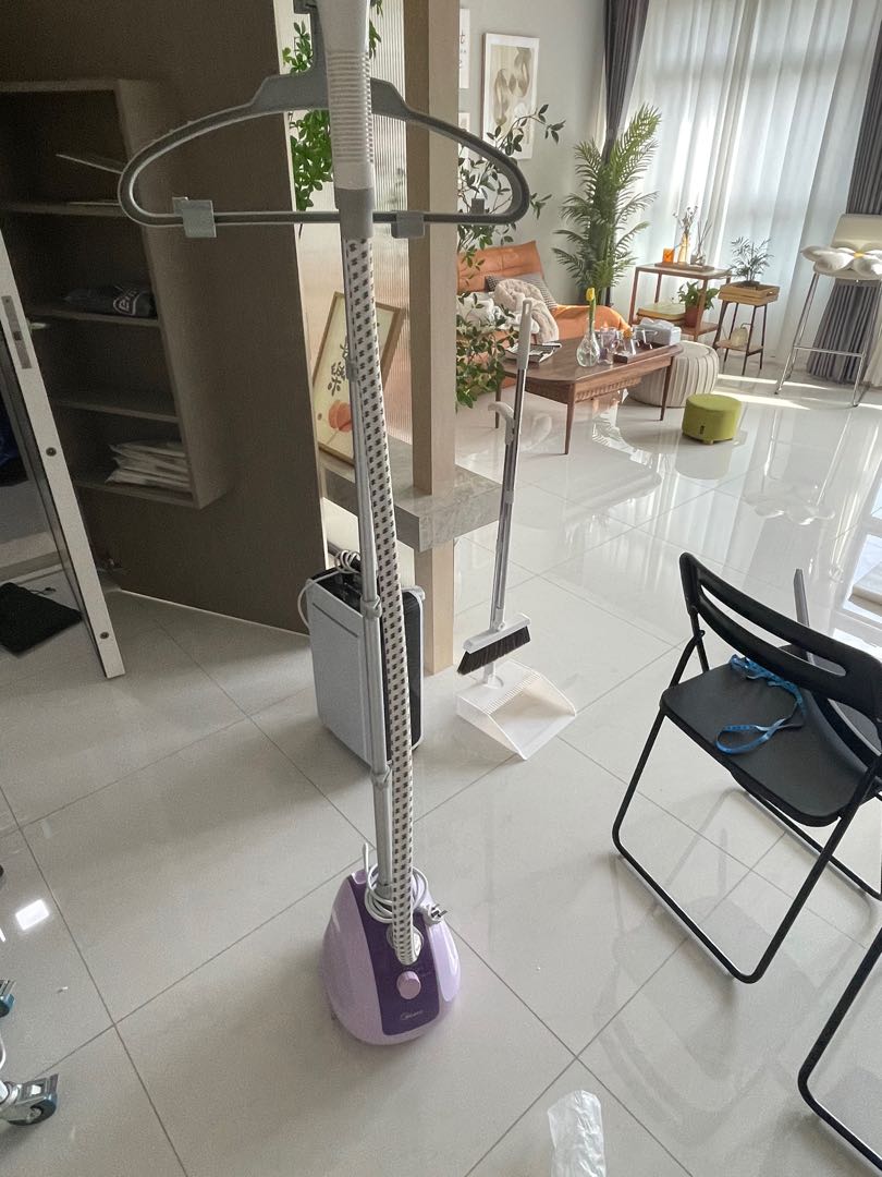 Midea steam iron, TV & Home Appliances, Irons & Steamers on Carousell