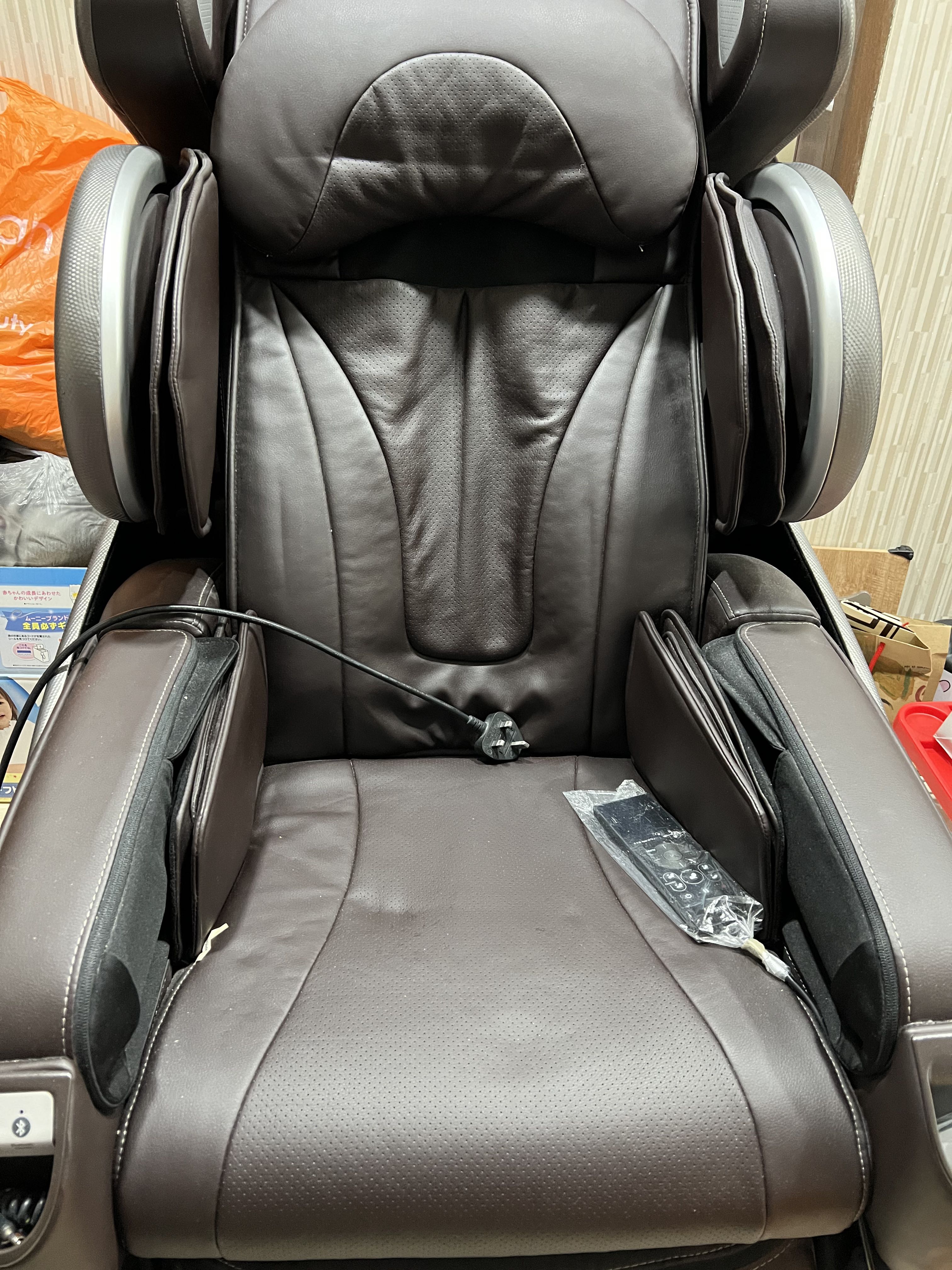 Osim U Divine massage chair, Health & Nutrition, Massage Devices on ...