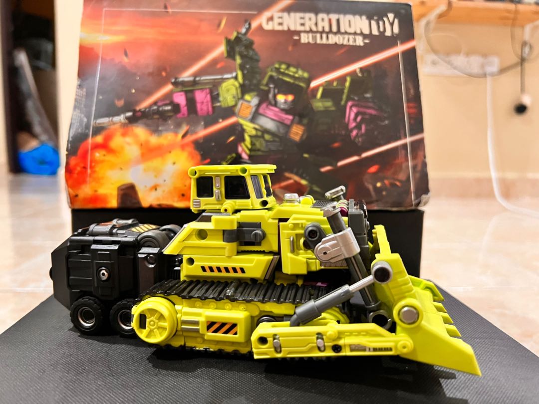 Transformers: Bulldozer, Hobbies & Toys, Toys & Games on Carousell