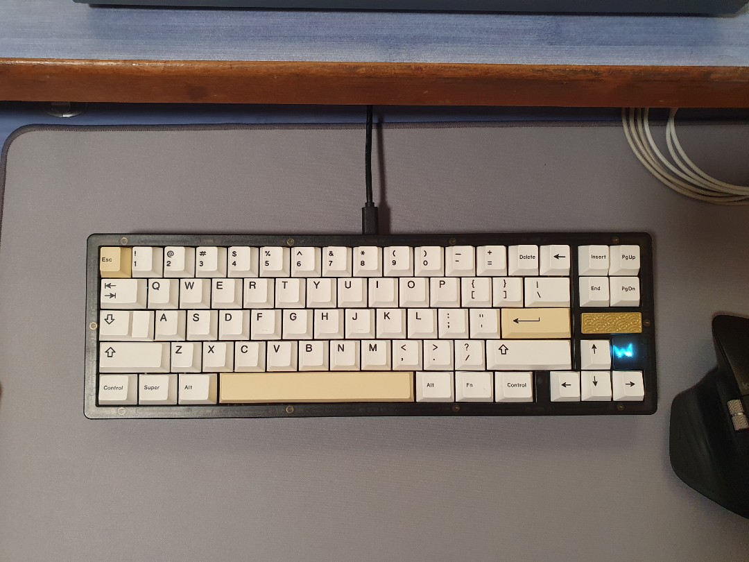 Wuque Studios Ikki68 Aurora Mechanical Keyboard in Charcoal with Brass ...