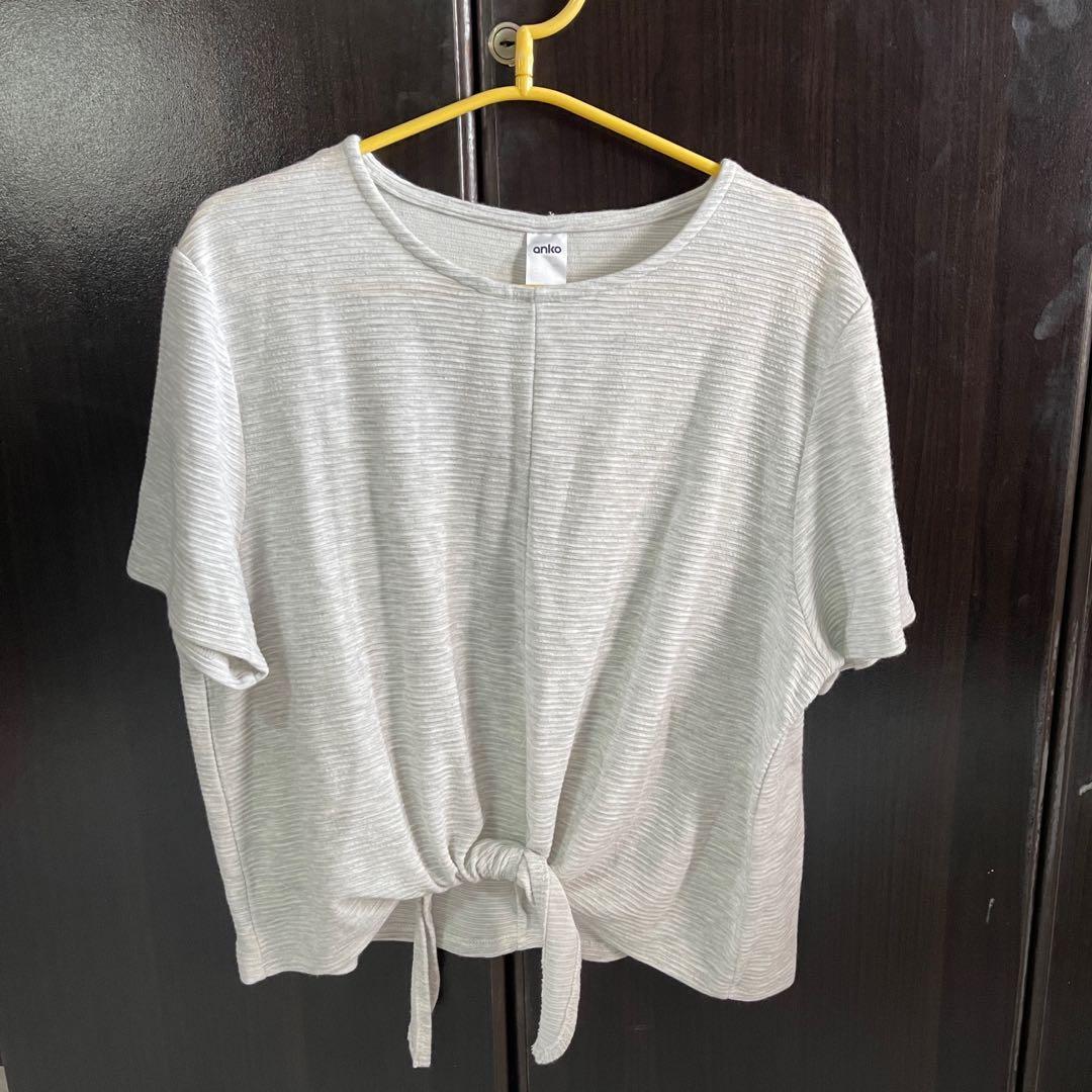 Basic white top, Women's Fashion, Tops, Blouses on Carousell