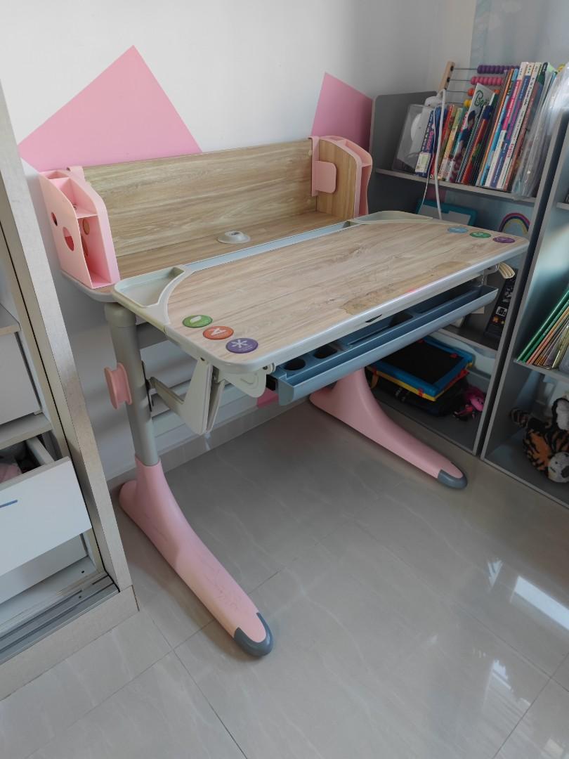 Ergoworks kids computer table, Computers & Tech, Parts & Accessories ...