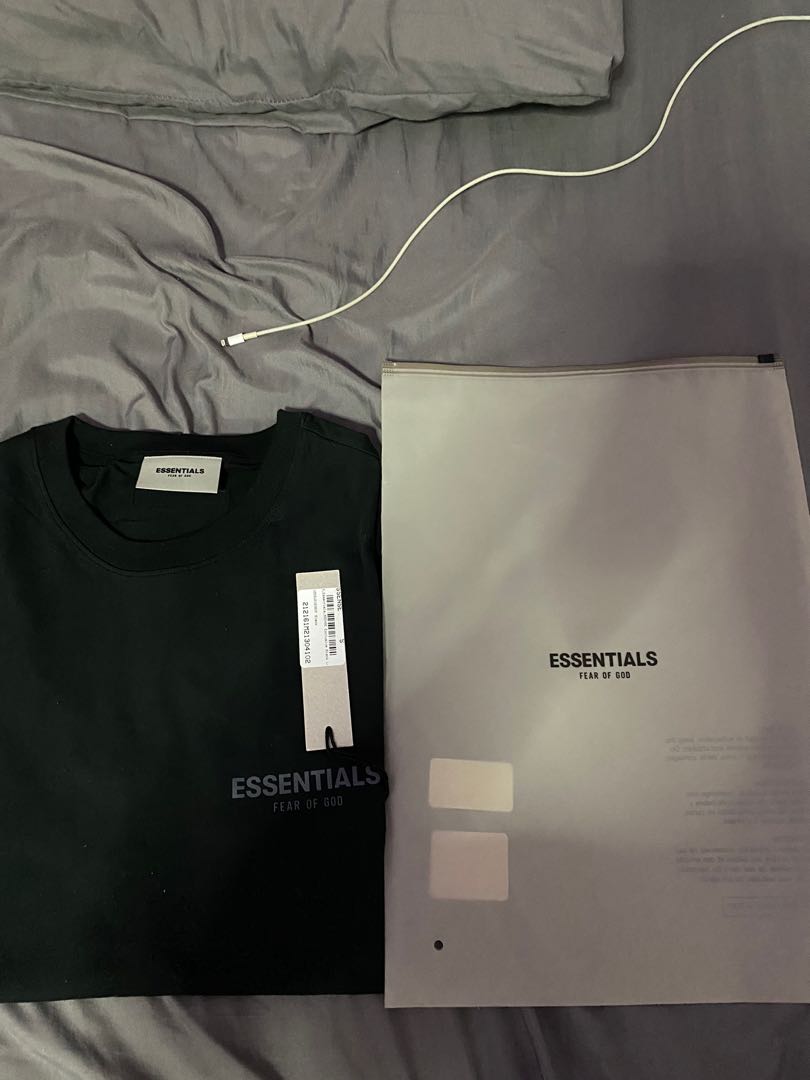 ESSENTIAL FOG CORE Black, Men's Fashion, Tops & Sets, Tshirts & Polo ...