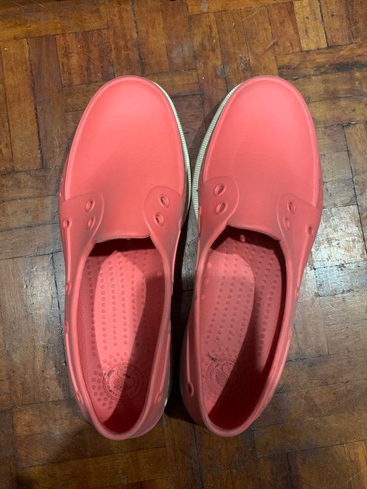 Native Rubber Slip Ons, Women's Fashion, Footwear, Loafers on Carousell