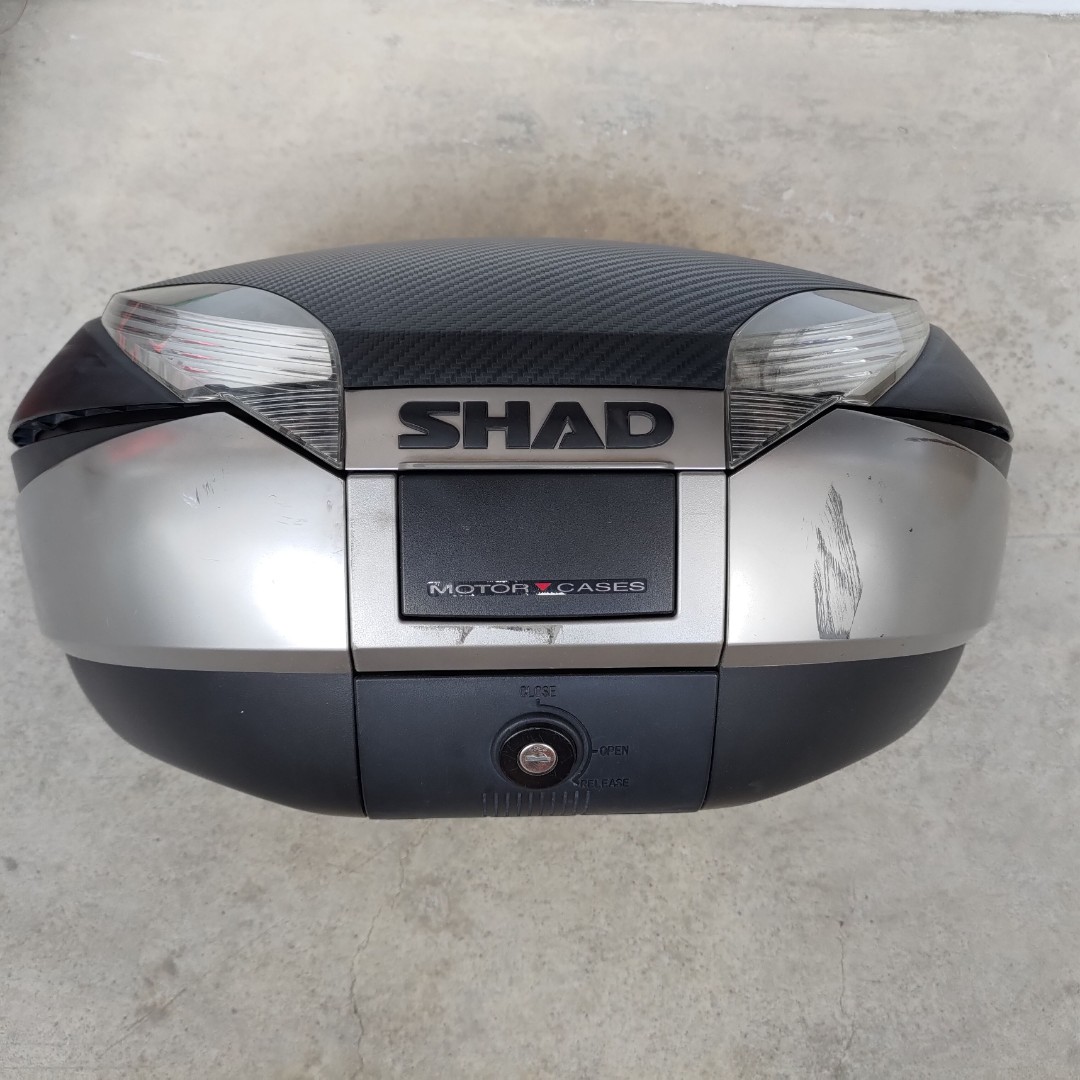 SHAD Top Box 48 Black w/ carbon cover, Motorcycles, Motorcycle ...