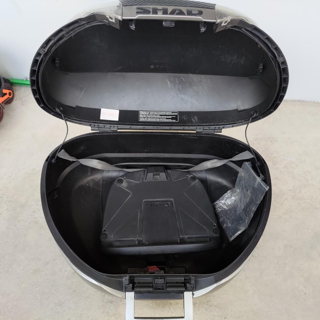 SHAD Top Box 48 Black w/ carbon cover, Motorcycles, Motorcycle ...