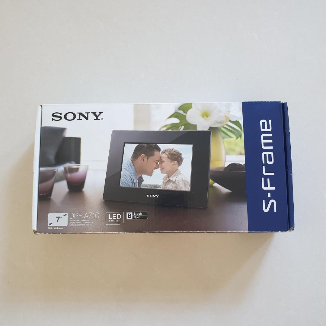 Sony Digital Photo Frame DPF-A710, Furniture & Home Living, Home Decor ...