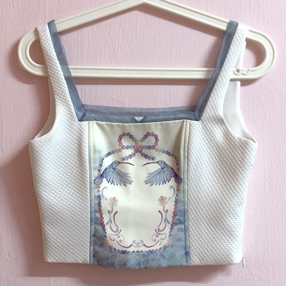 Wila brand crop top, Women's Fashion, Tops, Sleeveless on Carousell