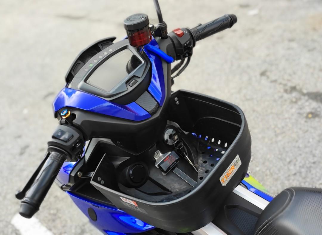 Yamaha Ysuku Y15ZR 2020 Movistar v2 y15, Motorbikes on Carousell