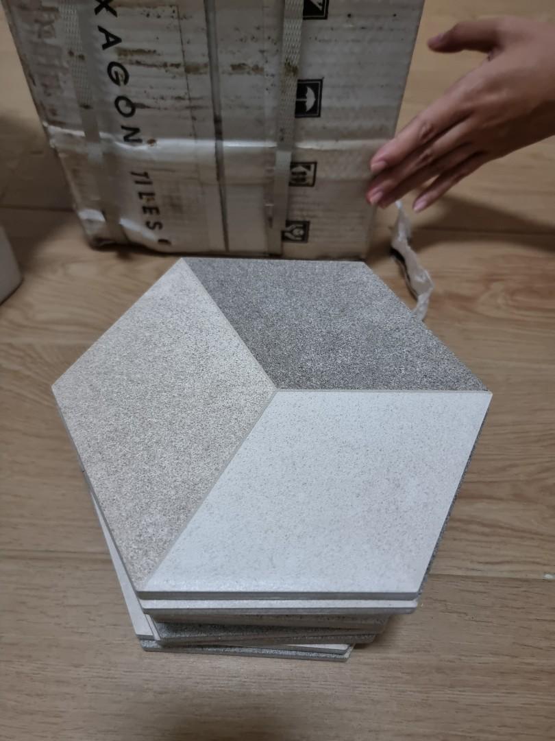 27 pieces tri colour hexagonal tiles Tredi Sabbia, Furniture & Home ...