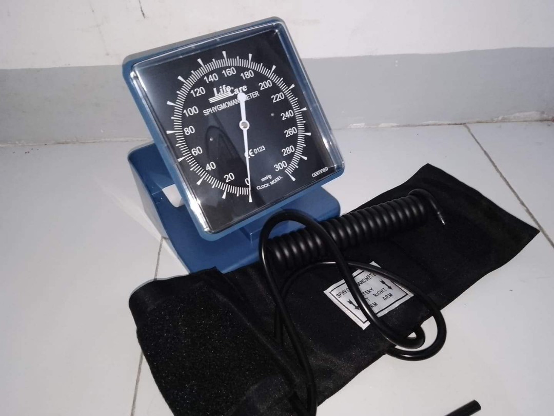 - BP Manual - Aneroid Sphygmomanometer, Health & Nutrition, Health ...