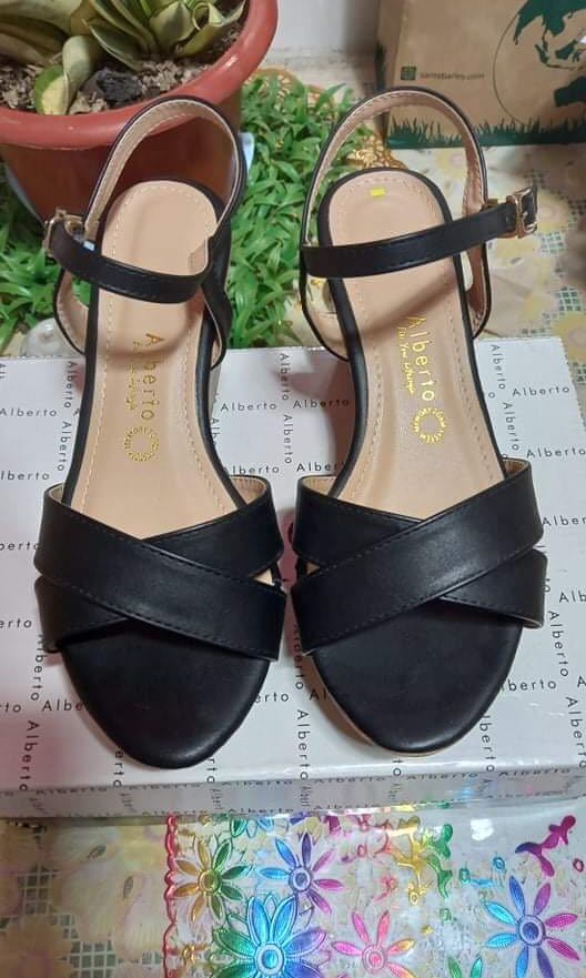 Alberto Wedge, Women's Fashion, Footwear, Sandals on Carousell