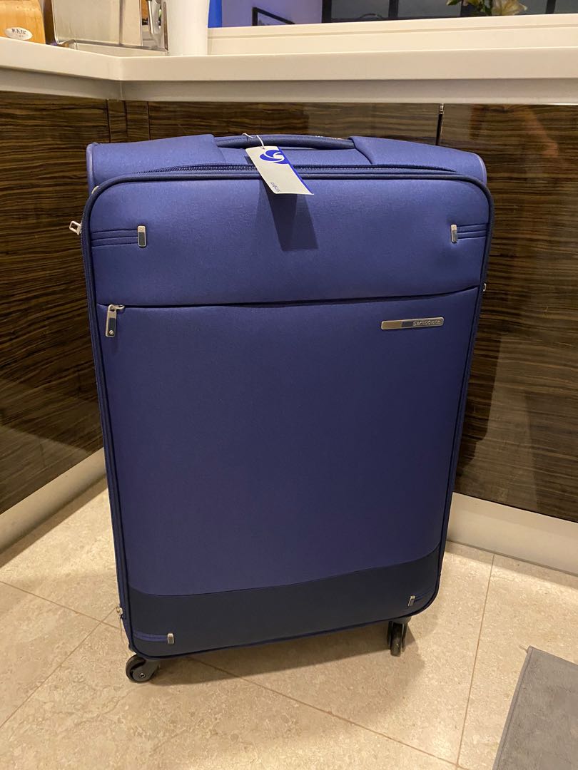 Brand New Samsonite Spinner (w warranty), Hobbies & Toys, Travel ...