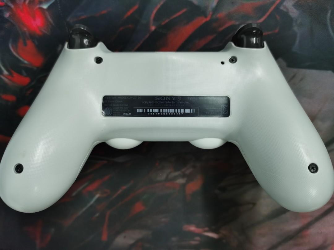 DS4 White Version 2 (Mint Condition) Dualshock 4 for PS4, Video Gaming ...