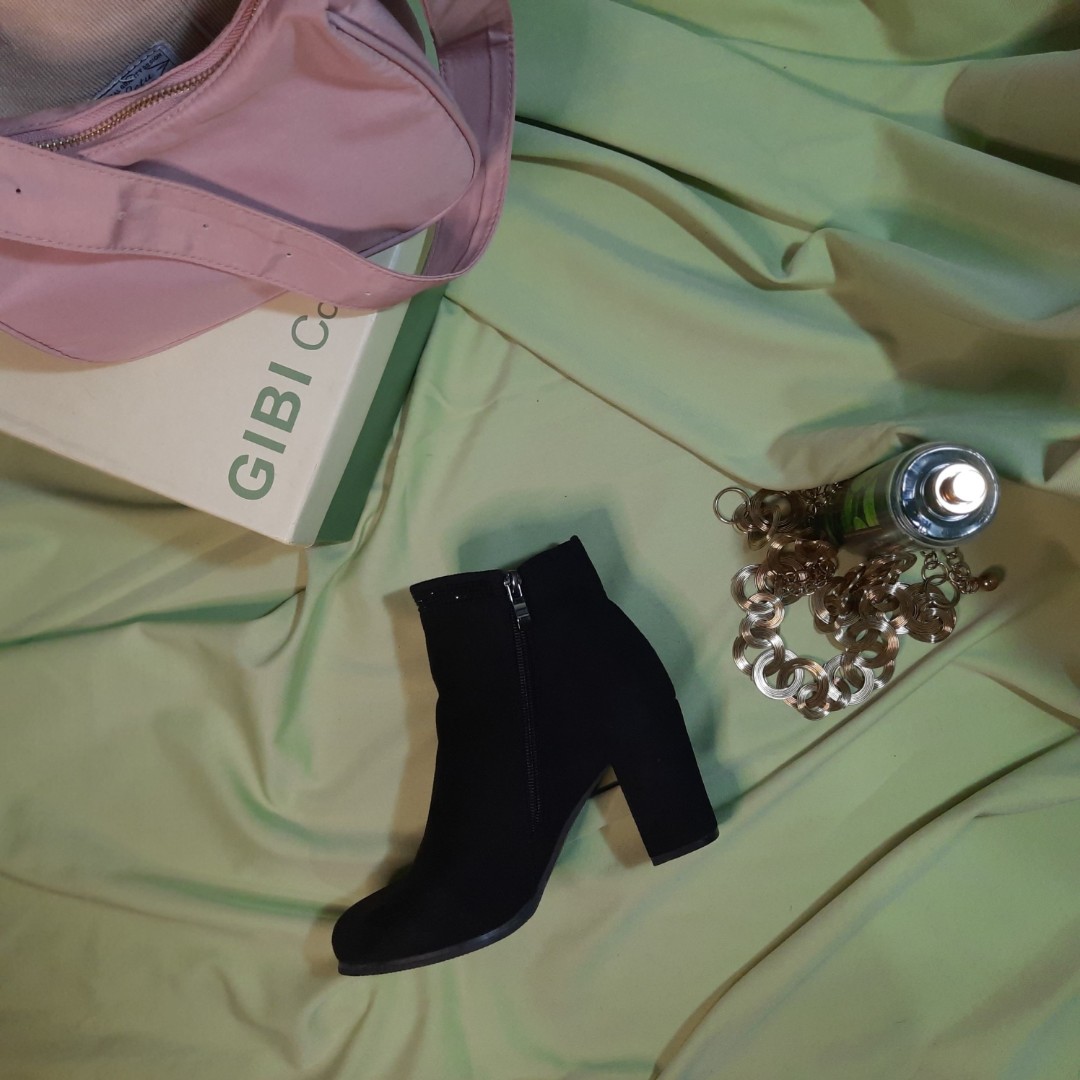 GIBI Ankle Boots in Black, Women's Fashion, Footwear, Boots on Carousell