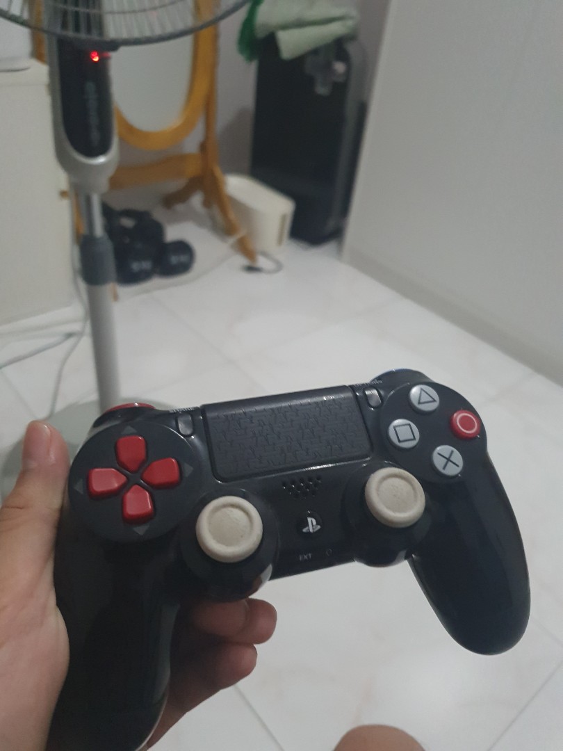 limited edition star wars PS4 controller (R2 broken), Video Gaming ...