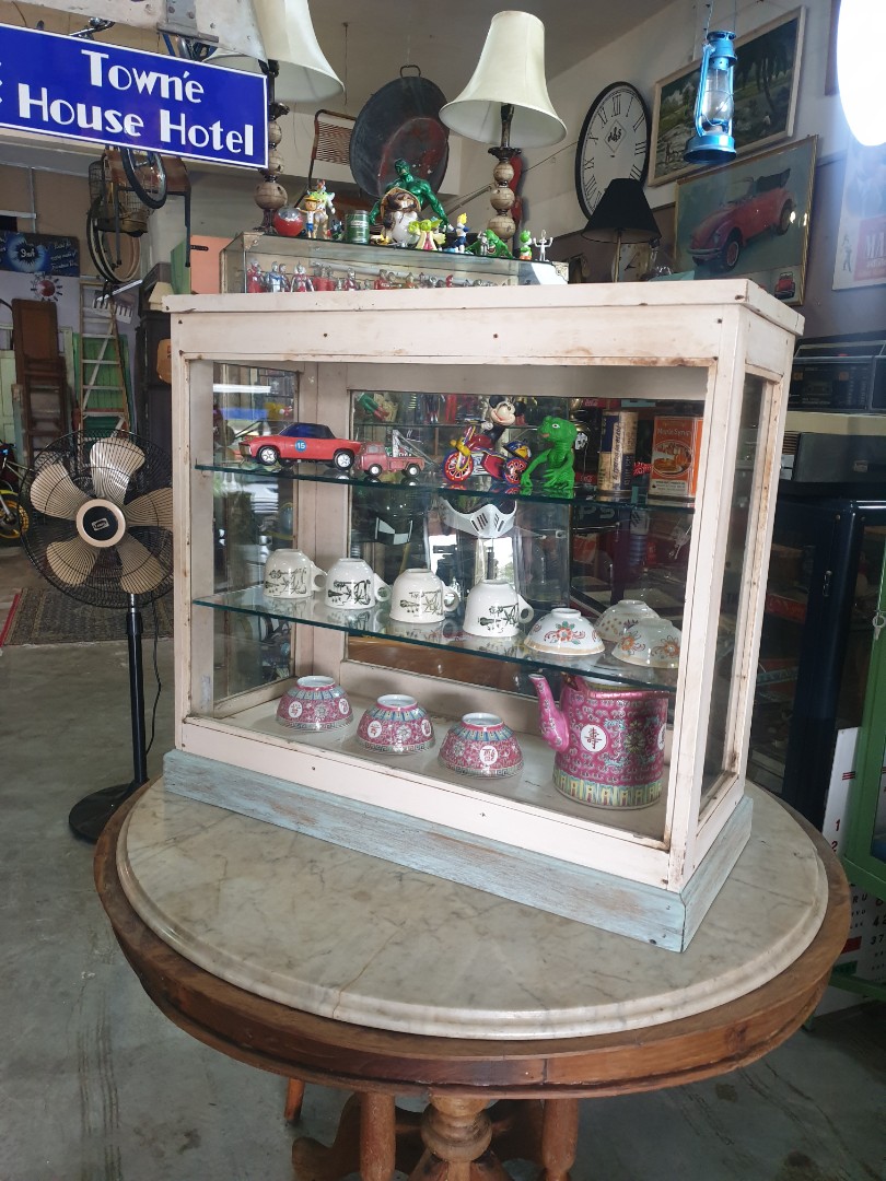 Old Kopitiam / Bakery Shop Display Showcase, Furniture & Home Living ...