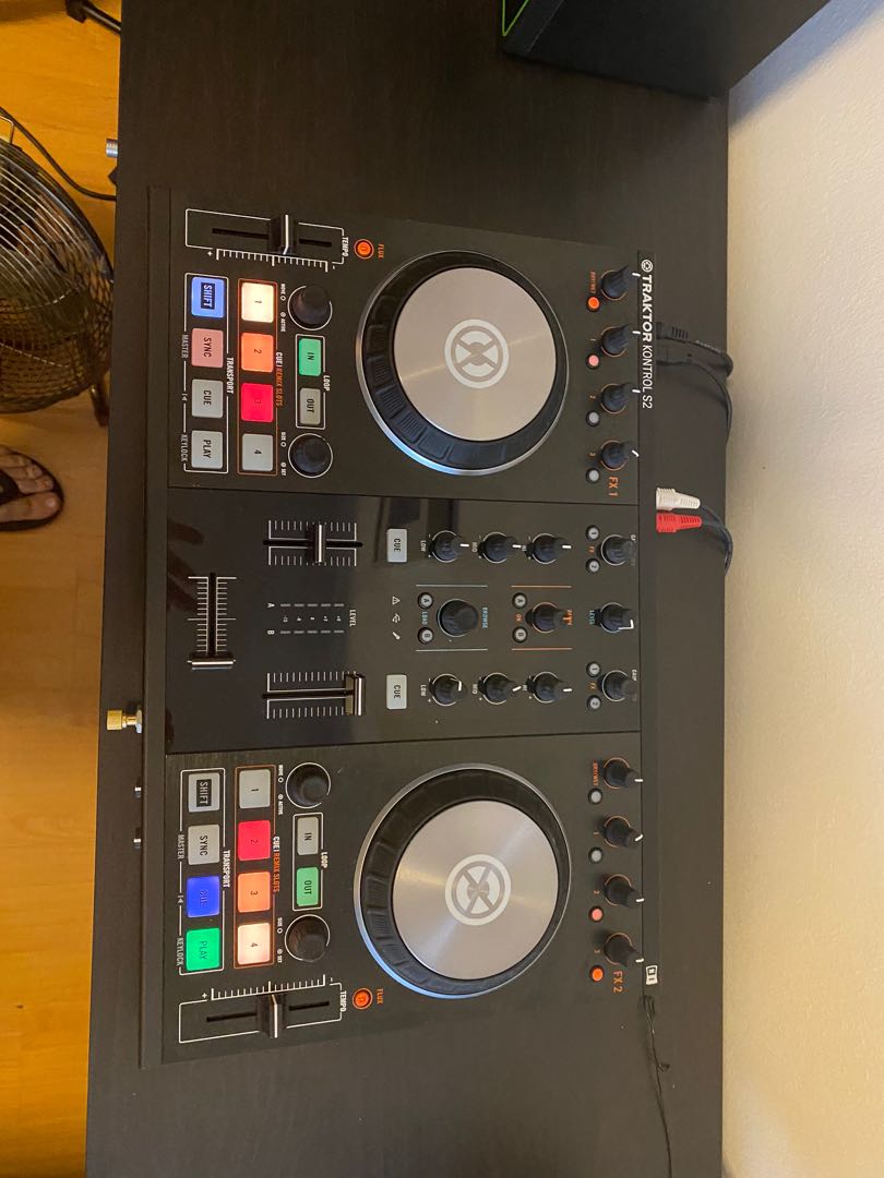 DJ Turntable Traktor Kontrol S2, Hobbies & Toys, Music & Media, Musical ...