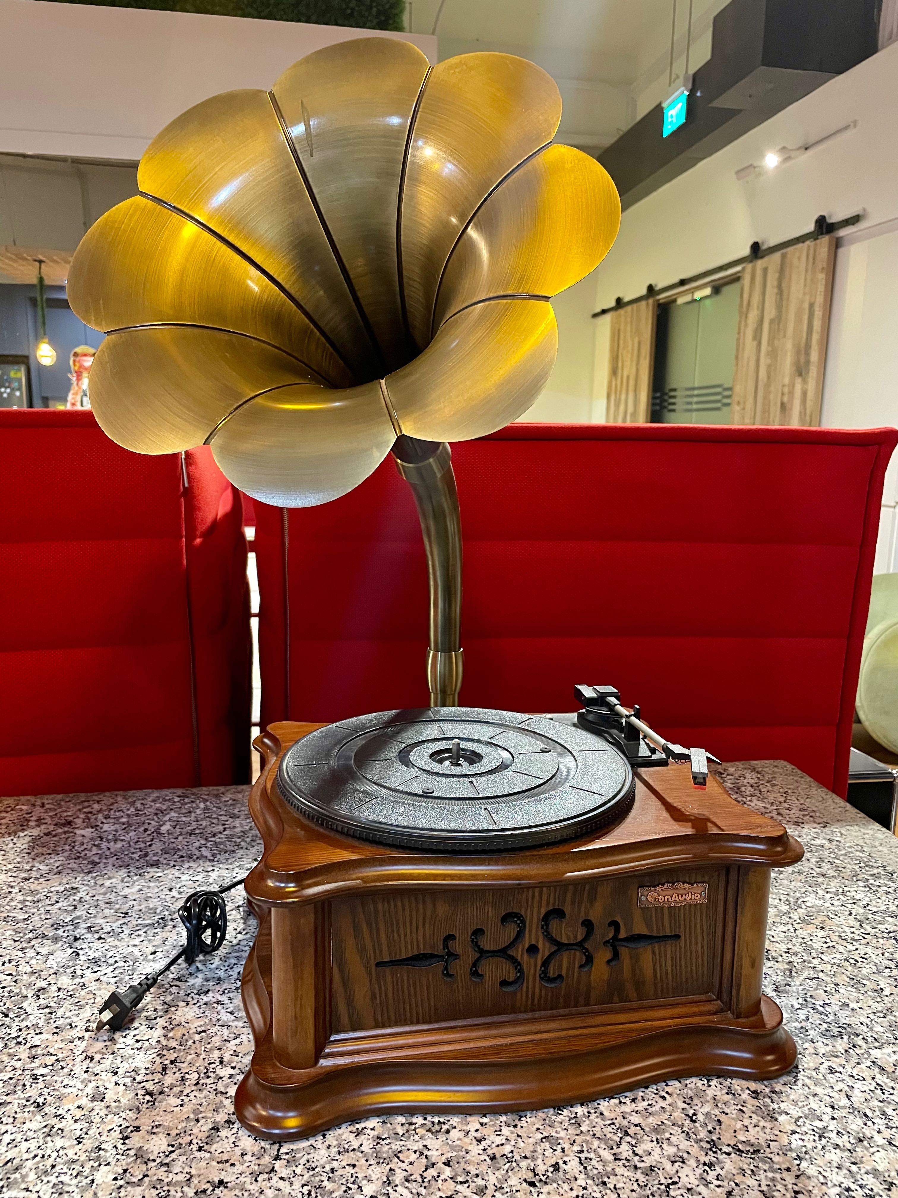 Vintage Vinyl Record Player, Hobbies & Toys, Memorabilia & Collectibles ...