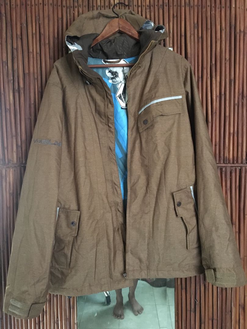 Volcom, Men's Fashion, Coats, Jackets and Outerwear on Carousell