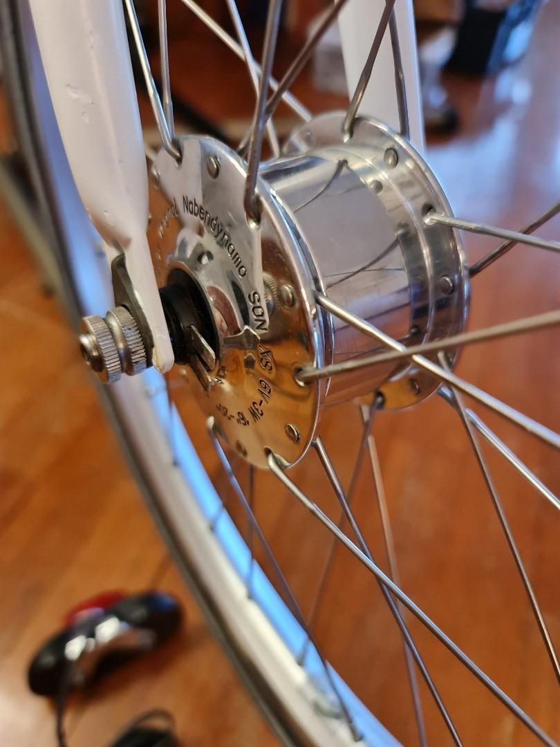 Brompton Dynamo Front wheel with Front and Rear Lights, Sports ...