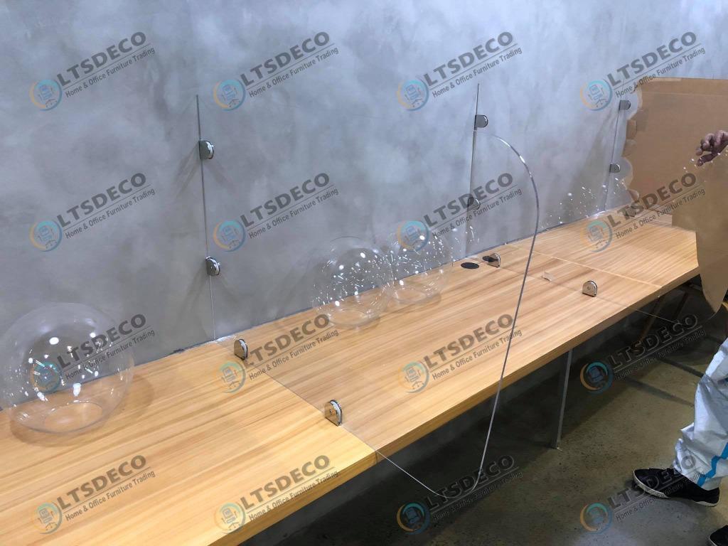 FREESTANDING TABLE WITH ACRYLIC BARRIER OFFICE PARTITION, Furniture ...
