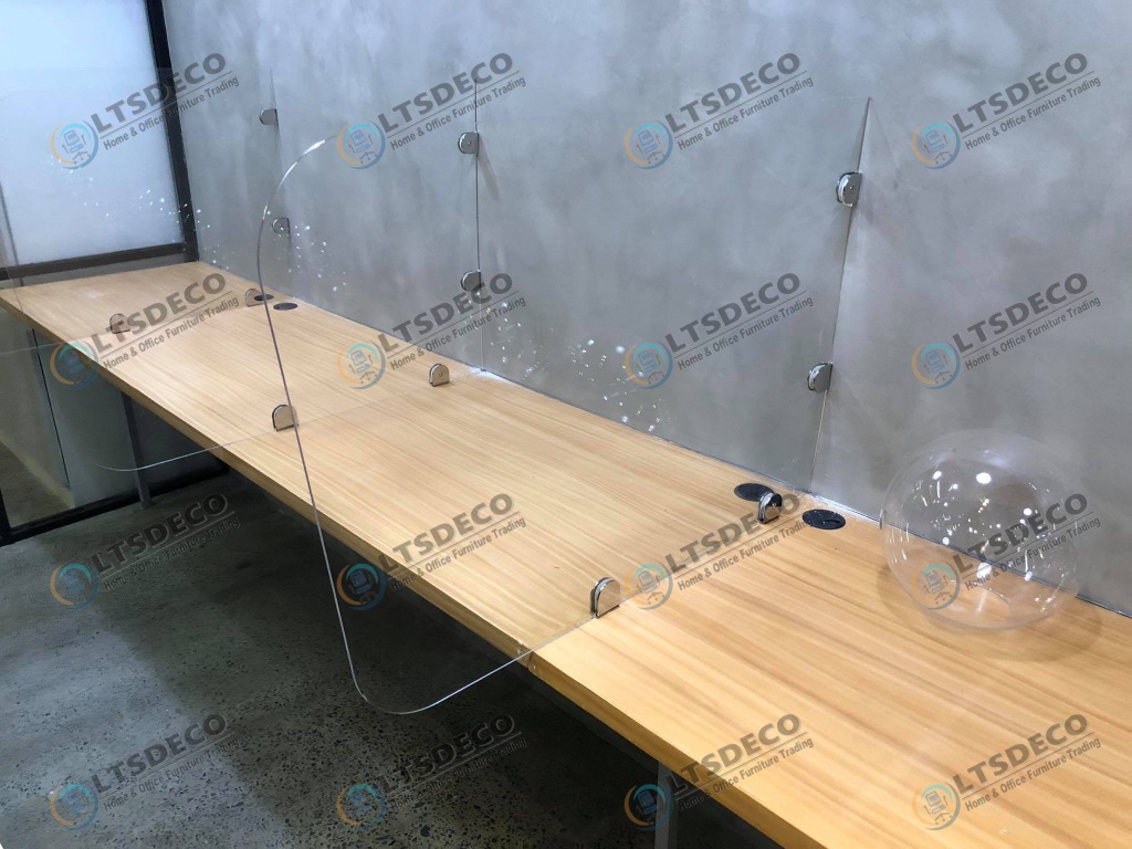FREESTANDING TABLE WITH ACRYLIC BARRIER OFFICE PARTITION, Furniture ...