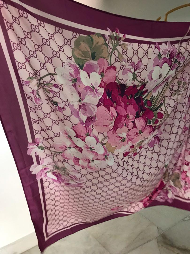 Guccci floral bawal, Women's Fashion, Muslimah Fashion, Hijabs on Carousell