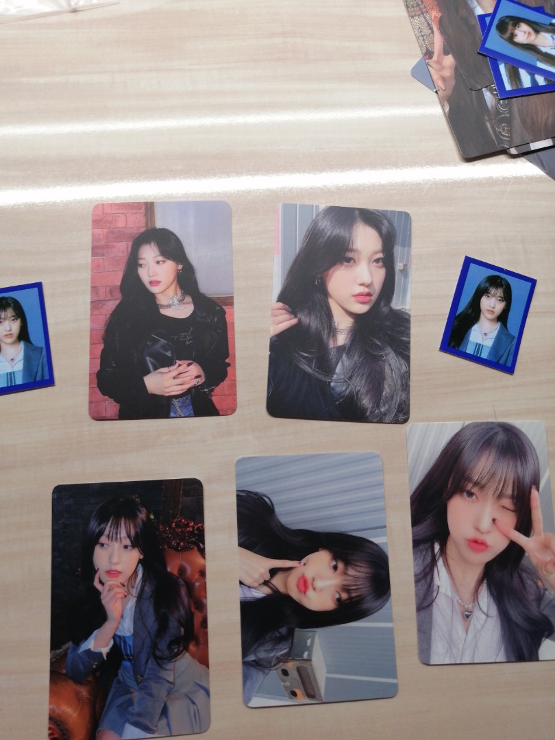 loona 2022 season greetings choerry photocards, Hobbies & Toys, Memorabilia & Collectibles, K ...