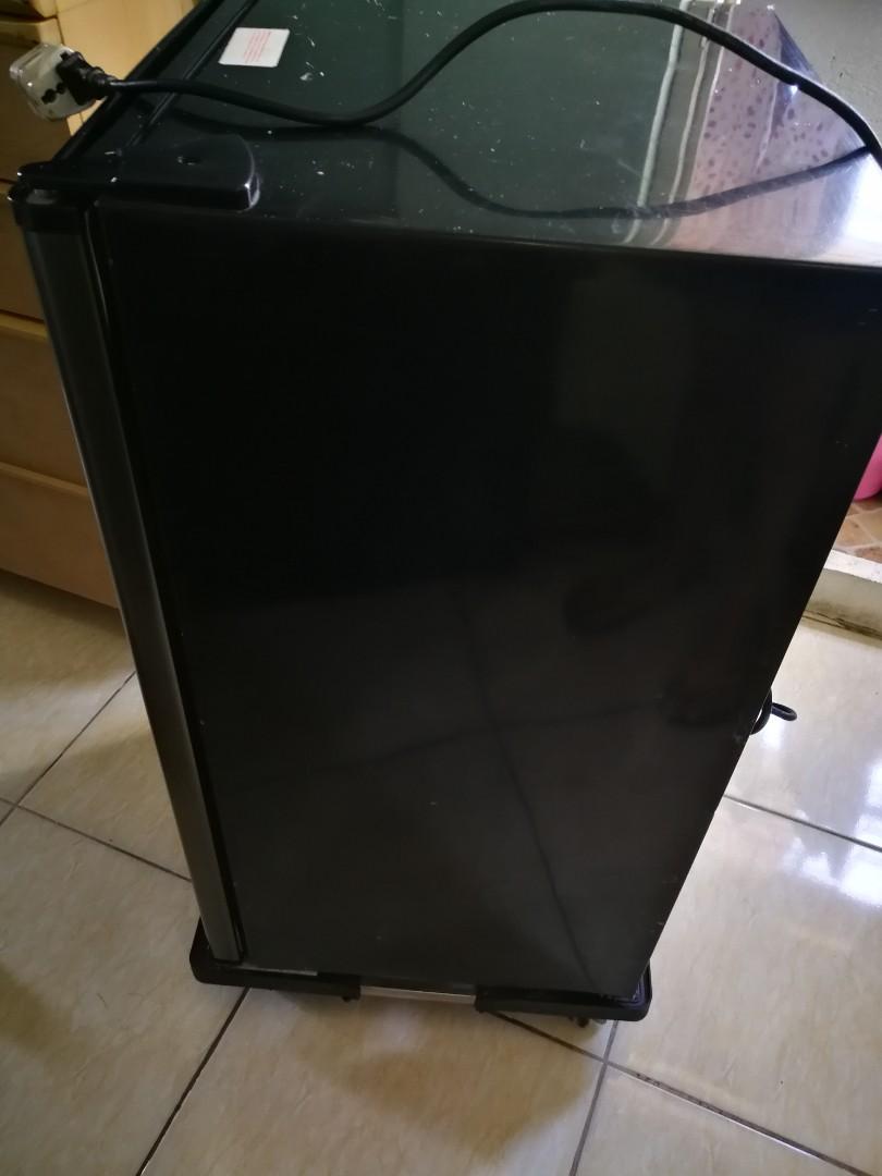 Mini Ref EZY, TV & Home Appliances, Kitchen Appliances, Refrigerators ...
