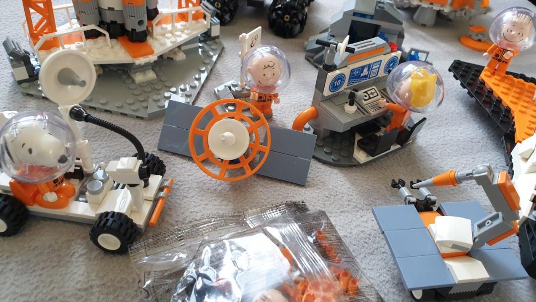 Miniso Peanuts in Space Lego-friendly snoopy, Hobbies & Toys, Toys ...