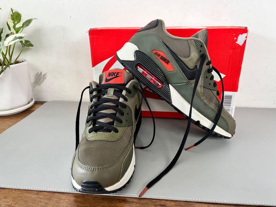Nike Air Max 90 Essential, Men's Fashion, Footwear, Sneakers on Carousell